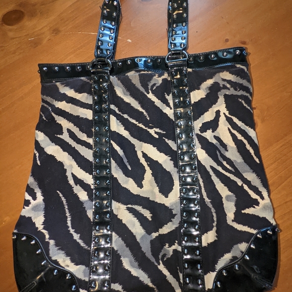 Betty Johnson | Bags | Black And White Zebra Better Johnson Purse ...